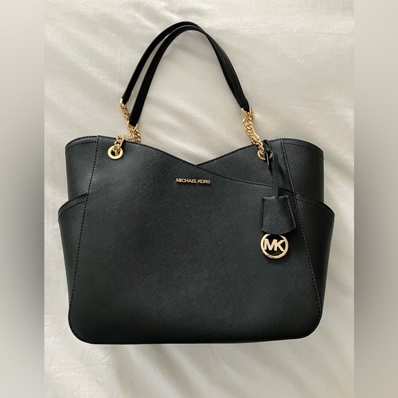 Michael Kors | Bags | Nwt Michael Kors Jet Set Travel Shoulder Tote ...